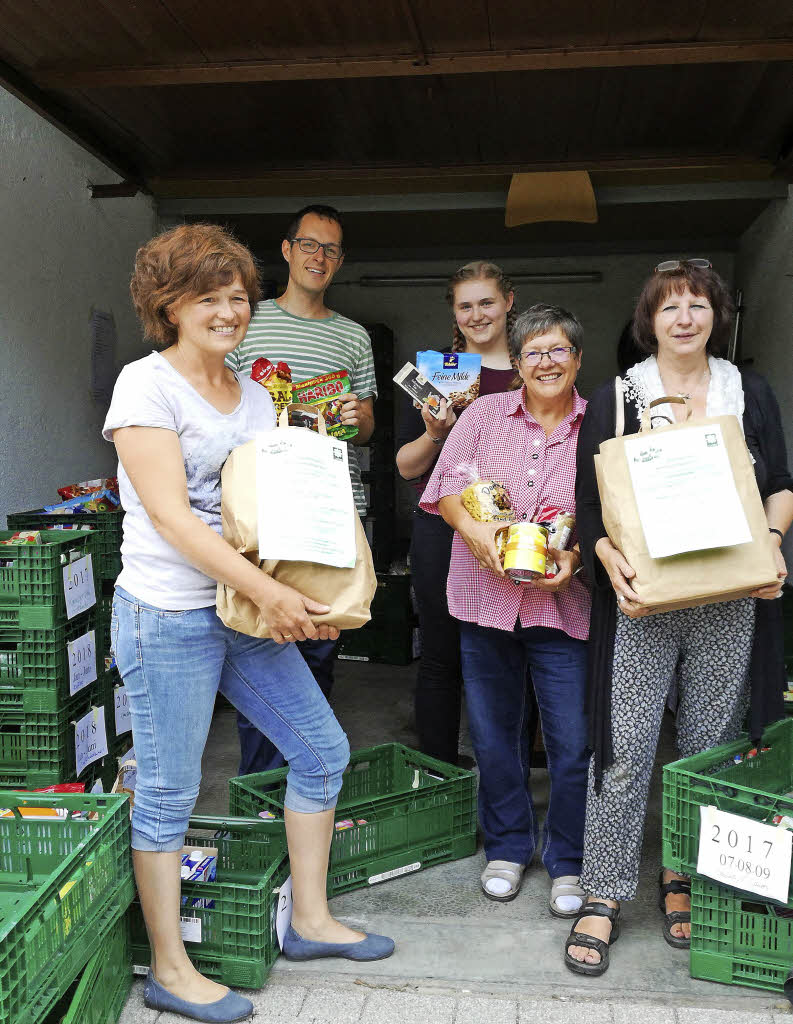 50 Kisten Lebensmittel für bedürftige Mitbürger - Titisee-Neustadt ... 50 Kisten Lebensmittel für bedürftige Mitbürger - Titisee-Neustadt ...