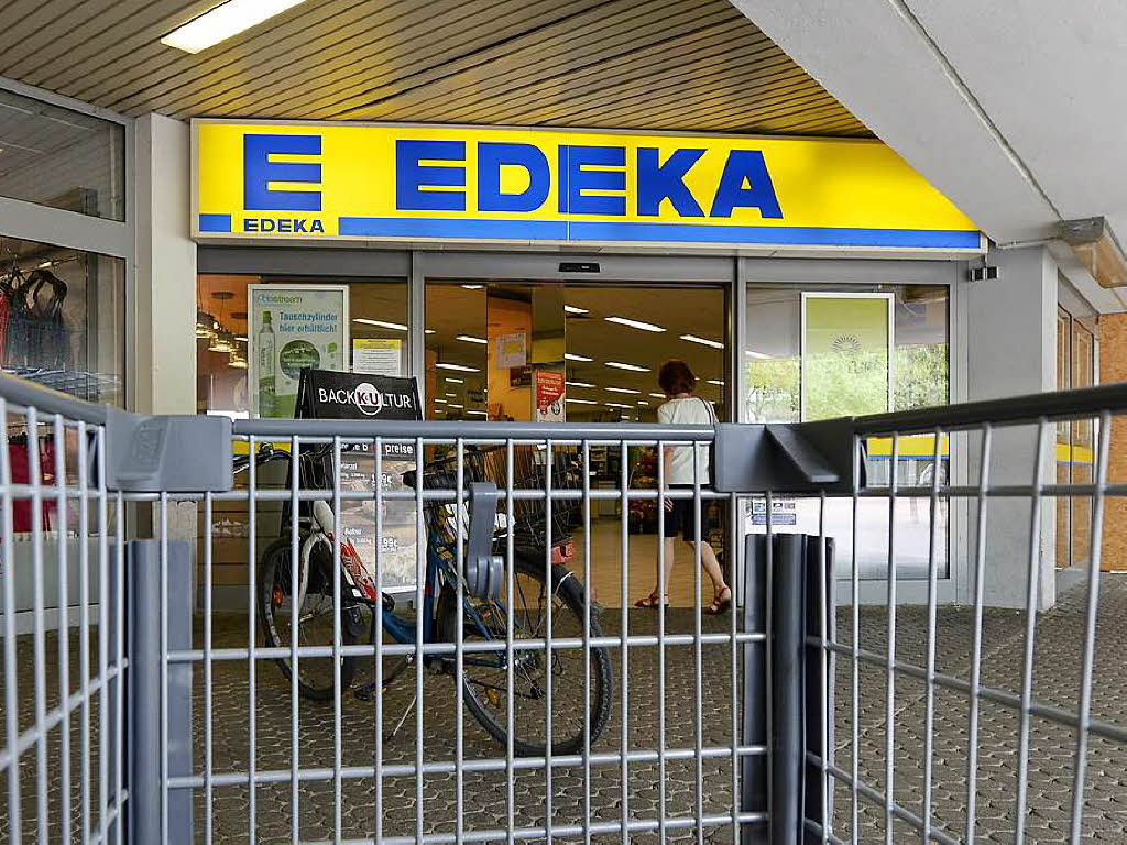 Edeka-Markt nimmt ausländische Produkte aus dem Regal - Deutschland ...