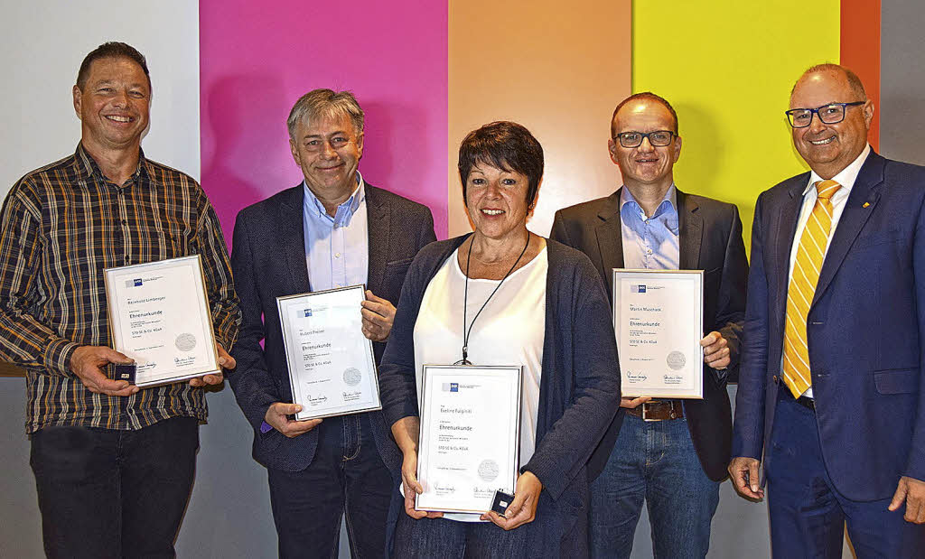 Sto zeichnet langjährige Mitarbeiter aus - Stühlingen - Badische Zeitung