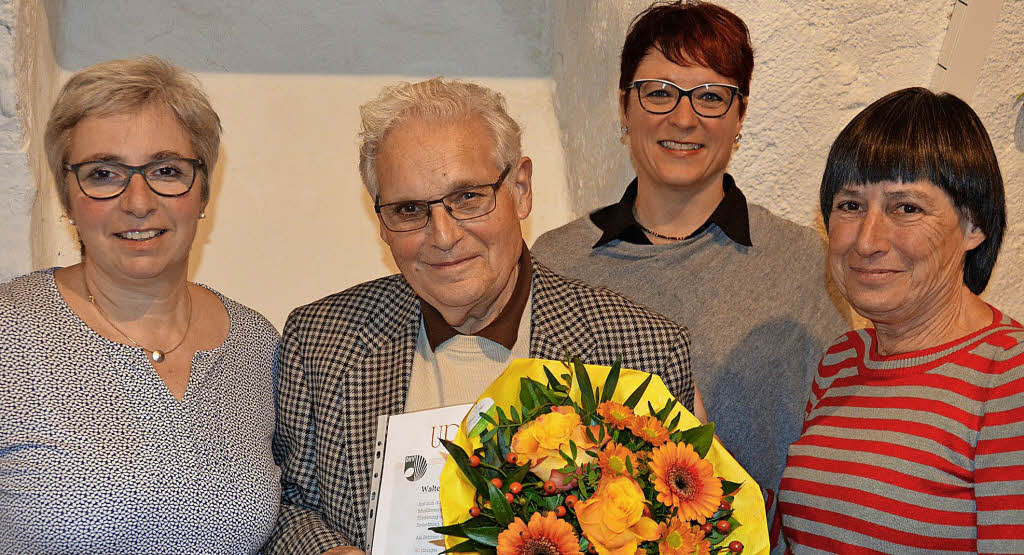 Goldene Ehrennadel für Walter Haas - Kirchzarten - Badische Zeitung
