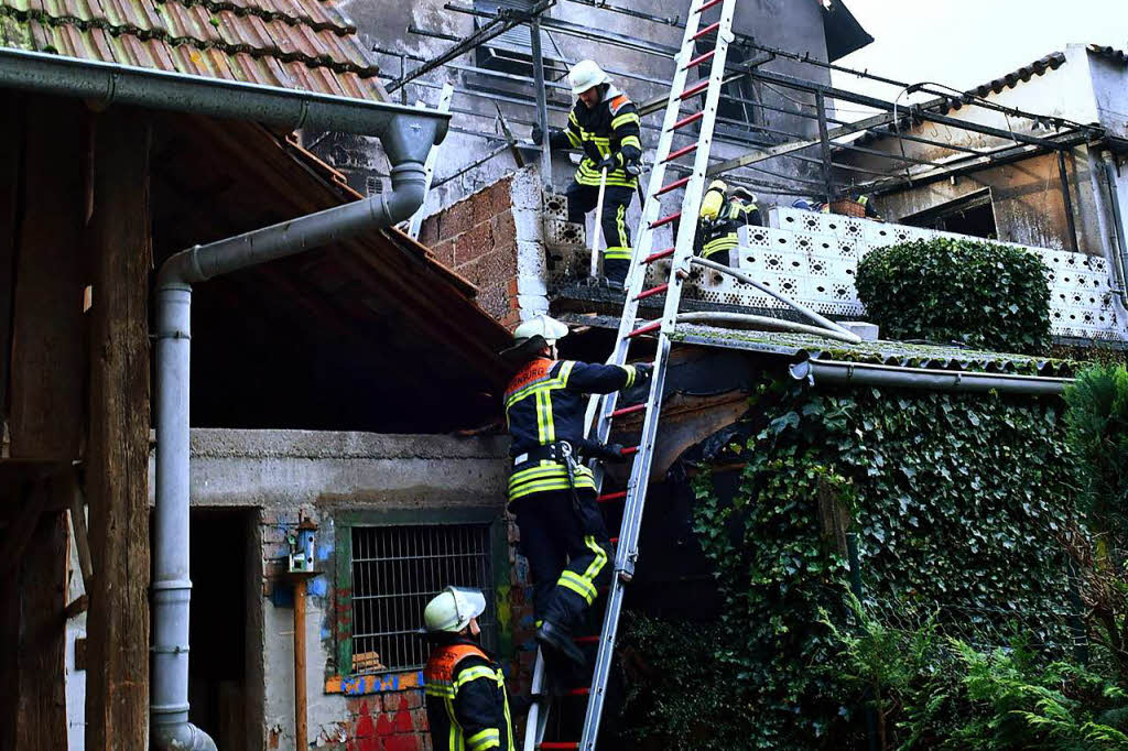 Vier Menschen aus brennendem Haus in Zunsweier gerettet - Offenburg - Badische Zeitung