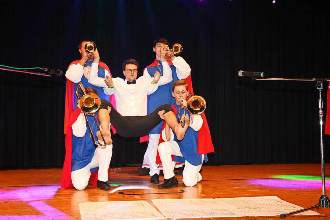 Narren begeistern mit ihrem "Circus Maximus" - Riegel - Badische Zeitung