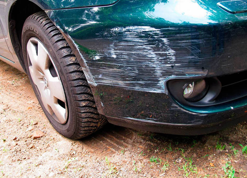 Auto zerkratzt und mit Flüssigkeit übergossen - Maulburg - Badische Zeitung
