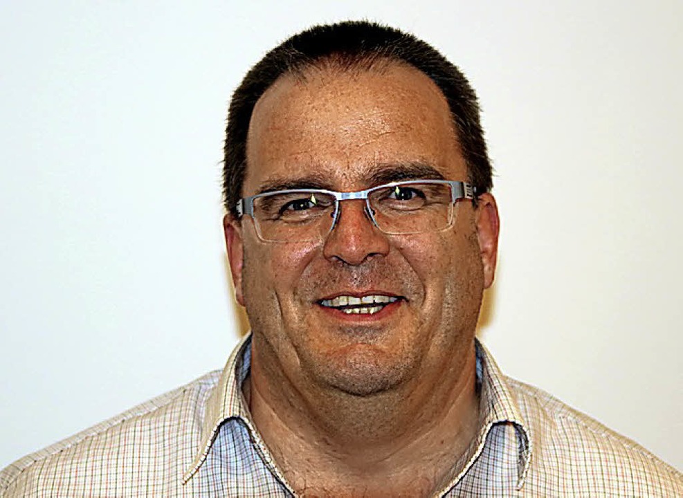 Michael Fischer führt Referees - Fussball - Badische Zeitung