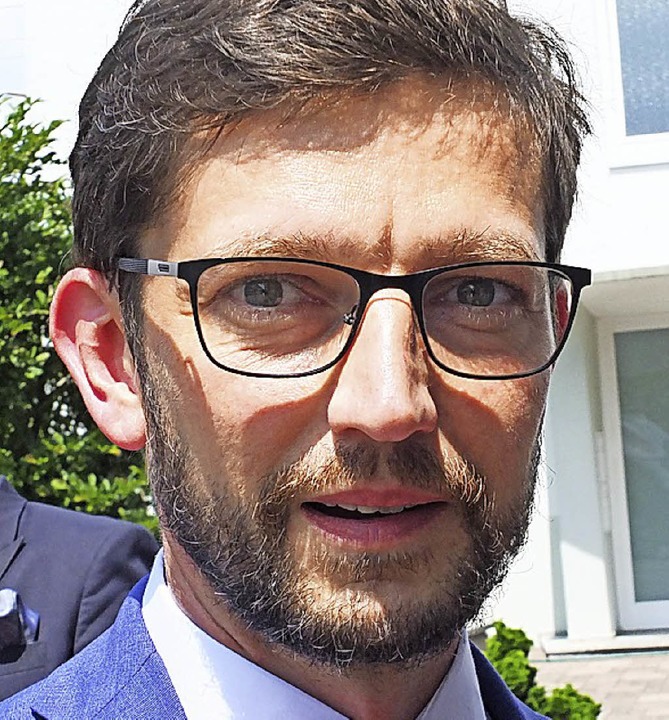 "Wir sind nicht mehr da, um den Leuten die Haare kürzer zu schneiden ...