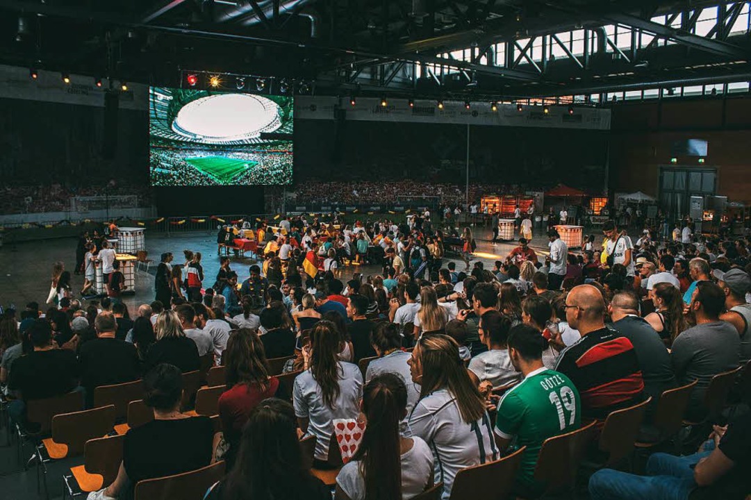 3000 Besucher kommen zum Public Viewing in die Sick-Arena - Freiburg ...