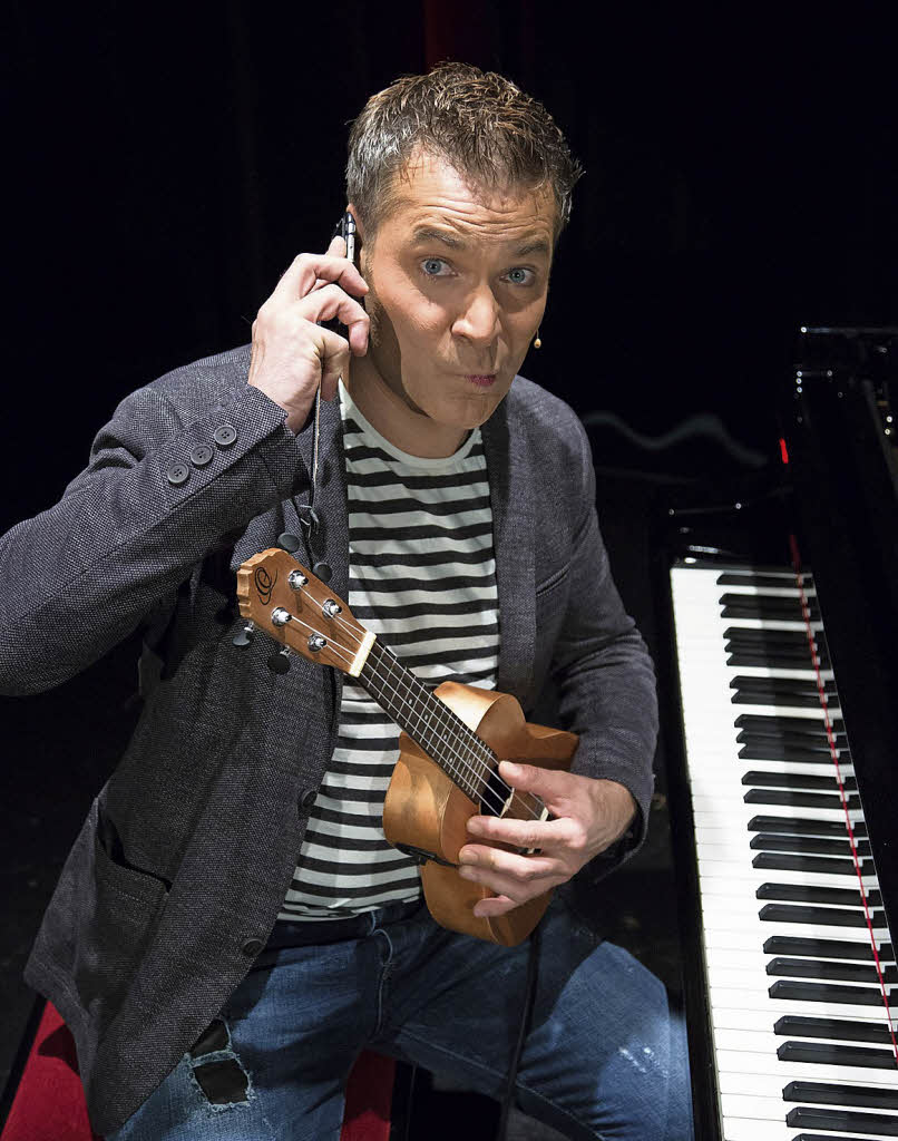 Markus Kapp sucht nach dem roten Faden in der multimedialen Welt - Theater - Badische Zeitung