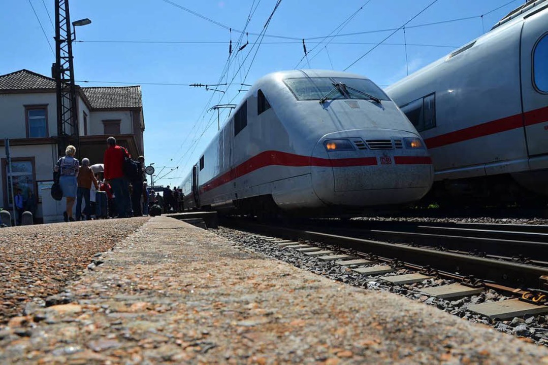 Hund auf Gleis: Züge auf der Rheintalstrecke standen still - Emmendingen - Badische Zeitung
