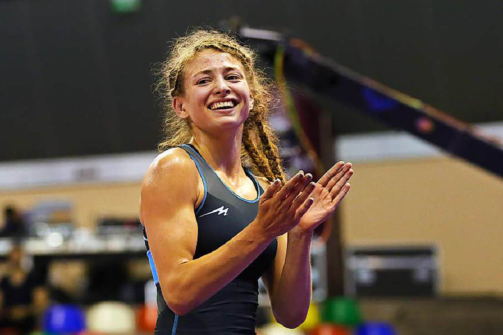 Rheinfelden: Ringerin Elena Brugger holt Gold - Rheinfelden - Badische ...