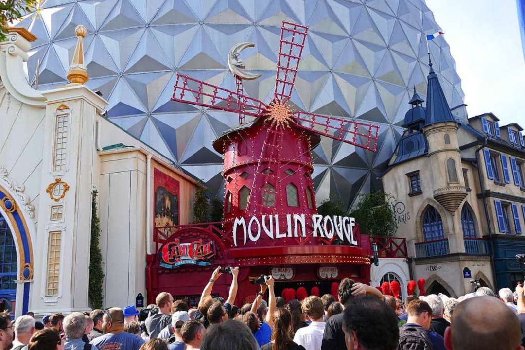 Can-Can-Coaster: Der Europa-Park weiht seine erneuerte Dunkelachterbahn ...