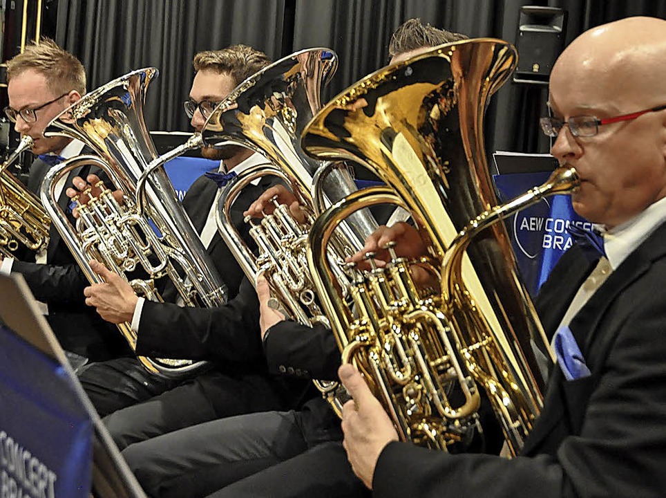 Begeisternde Blasmusik mit und ohne Holz - Kreis Lörrach - Badische Zeitung
