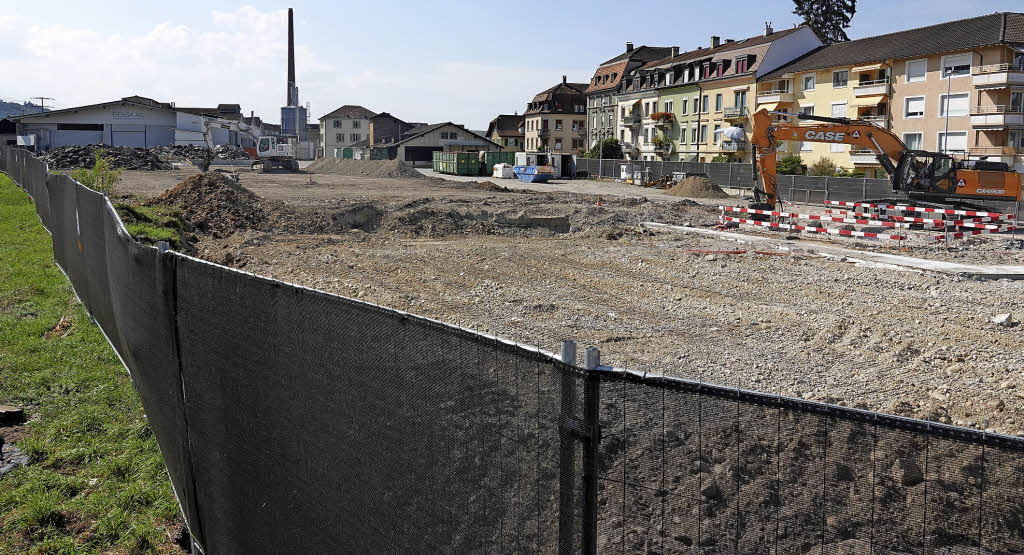 Bagger schaffen Platz für Wohnungen - Rheinfelden / Schweiz - Badische Zeitung
