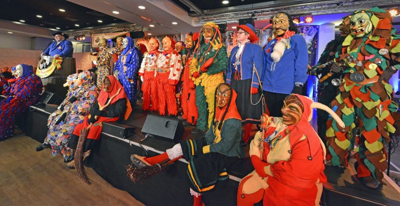 Die Kappensitzung der Breisgauer Narrenzunft geht auch ohne Fasnetrufer - Freiburg - Badische ...