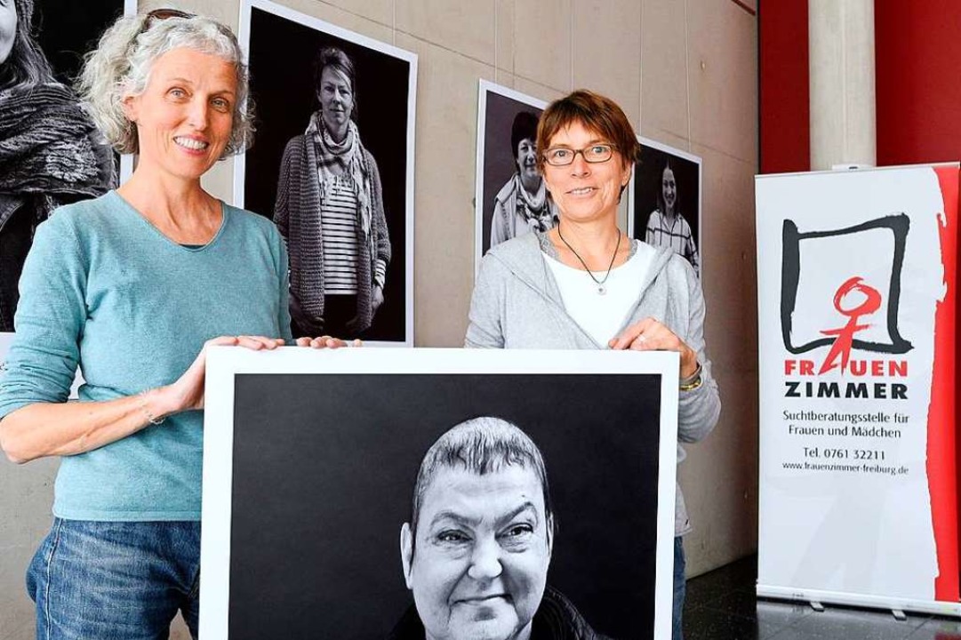 Fotoausstellung in Freiburg zeigt Frauen, die Widrigkeiten des Alltags ...