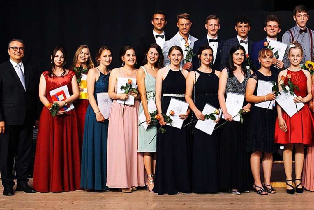 Heimschule St. Landolin Ettenheim verabschiedet 156 Abiturientinnen und ...
