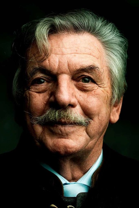 Basler Kolumnist -minu veröffentlicht mit 72 Jahren seinen ersten Roman ...