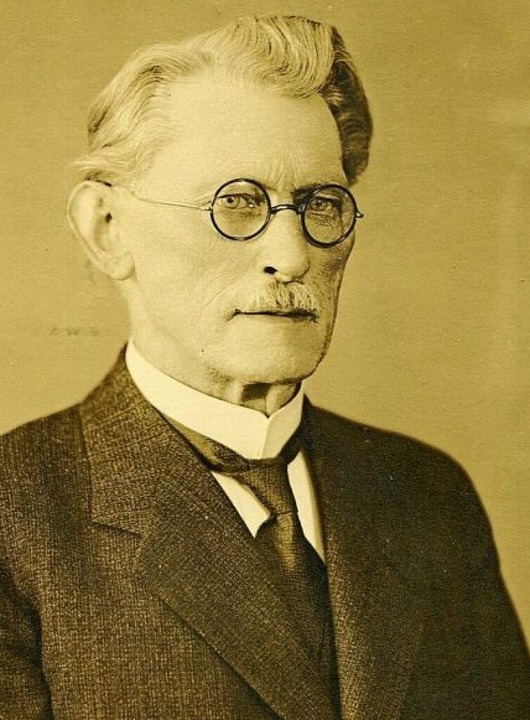 "Eine Beerdigung 4. Klasse" - Titisee-Neustadt - Badische Zeitung