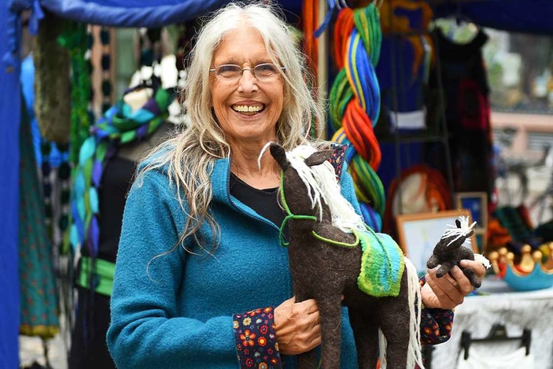 In Freiburgs Oberer Altstadt stellen 100 Künstler ihre Werke vor ...