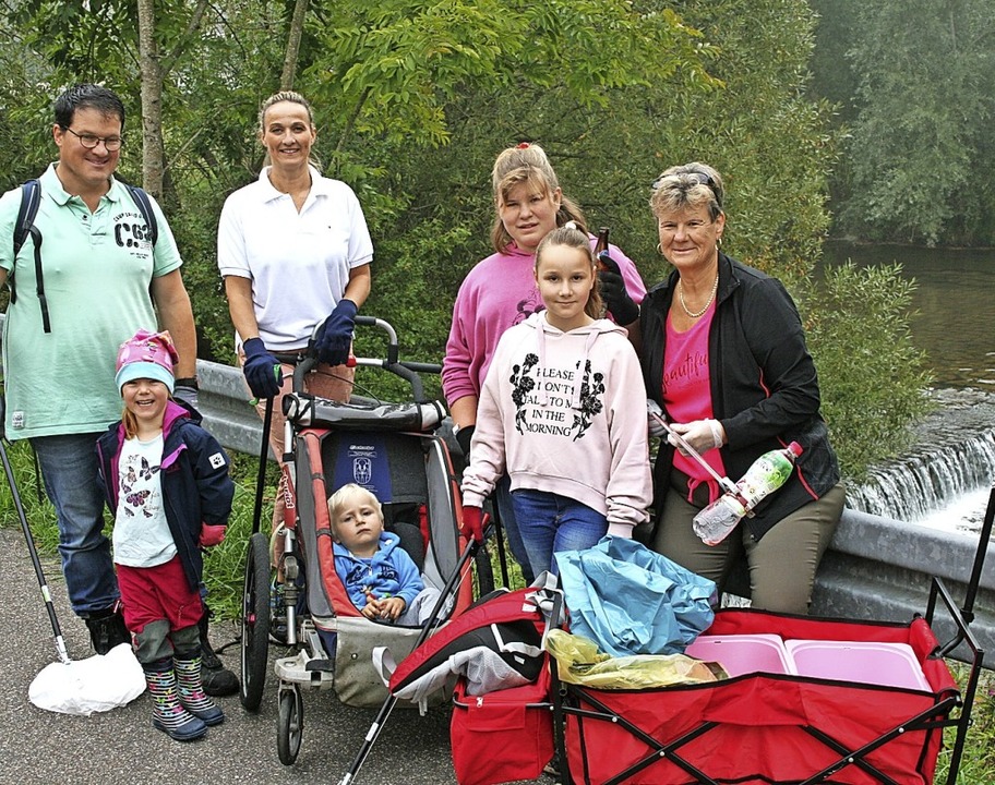Weg mit dem Plastikmüll an Wiese und Rhein - Steinen - Badische Zeitung