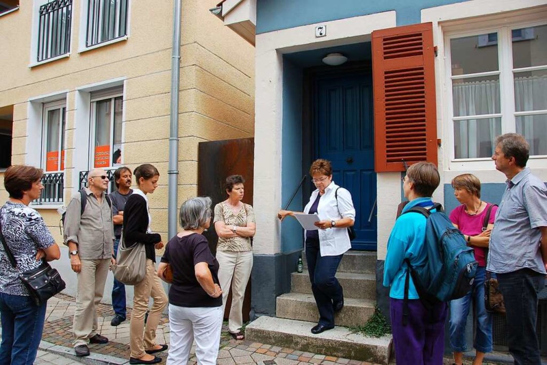 Das historische Metalltor von Franz Karl Bühler wird in Karlsruhe ...