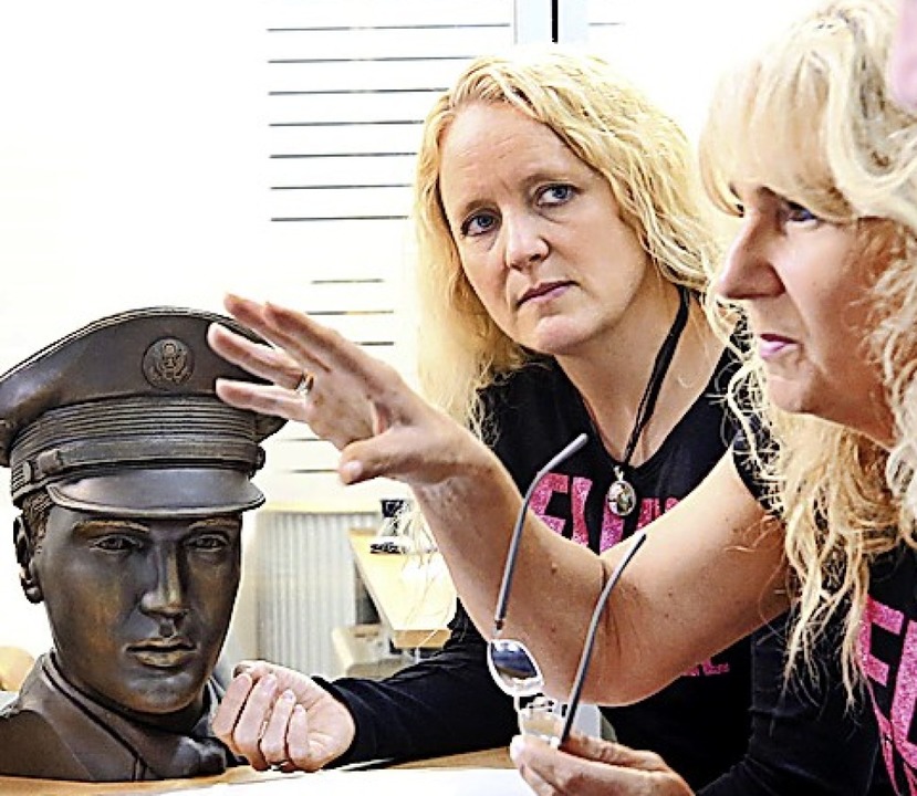 Bald lümmelt Elvis an der Brücke - Panorama - Badische Zeitung