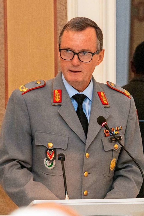 Ein Brigadegeneral erklärt, wie sich Abrüstung weltweit kontrollieren ...