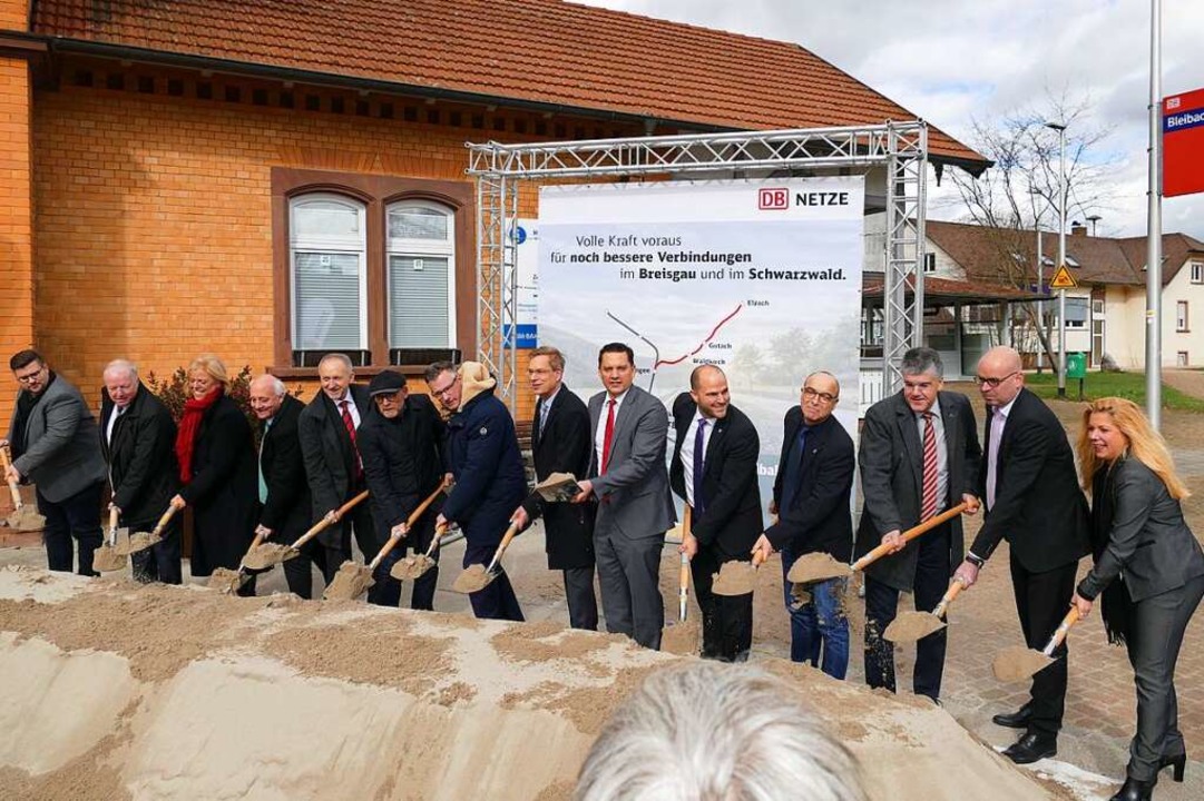 Bauarbeiten zur Elektrifizierung der Breisgau-S-Bahn zwischen ...