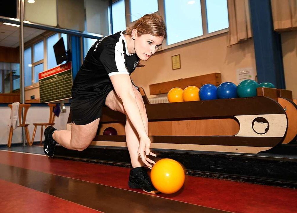 Im Duell Frau-gegen-Frau ist die Freiburgerin Jasmin Nübling fast nicht ...