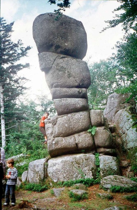 Zu den sagenumwobenen Felsen rund um Yach - Südwest - Badische Zeitung