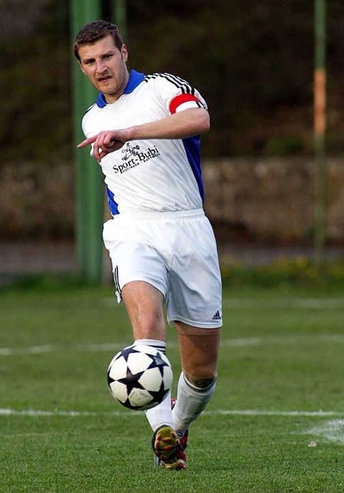 Schwenningens Kapitän Dragan Miletic stirbt auf dem Fußballplatz - Villingen-Schwenningen ...