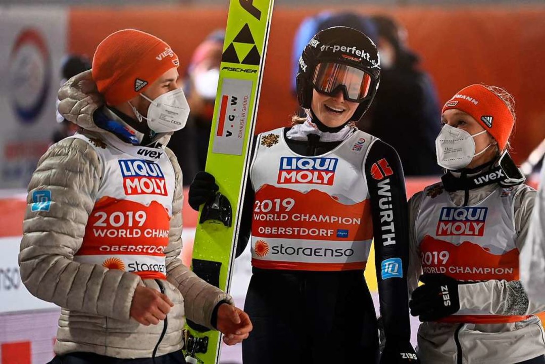 Die Serie geht weiter: Deutsches Mixed-Team gewinnt Gold im Skispringen ...