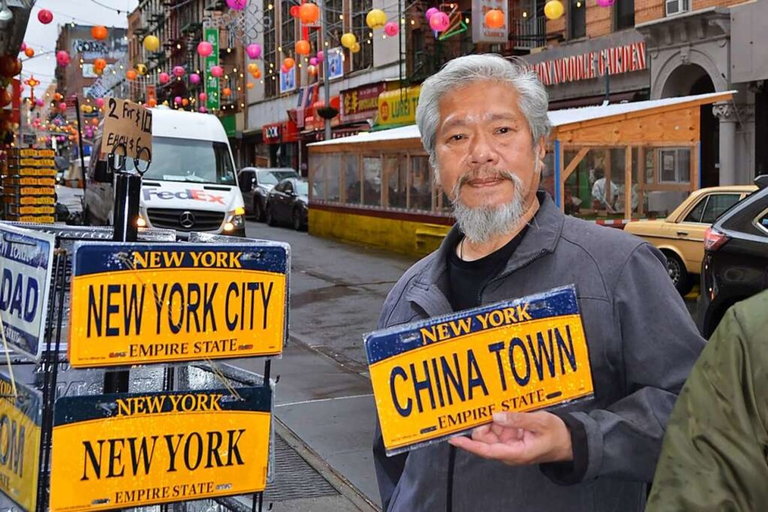 Auf Patrouille gegen Rassismus in Chinatown - Ausland - Badische Zeitung