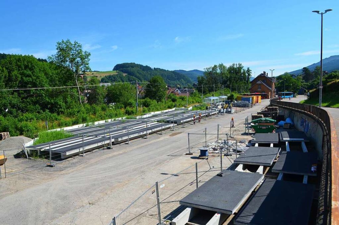 Zentraler Busbahnhof für Elzach und Test mit E-Bus - Elzach - Badische ...
