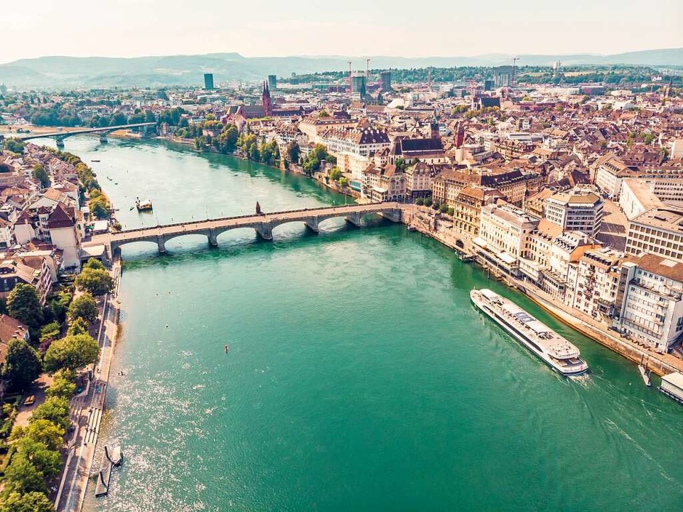 Auszeit auf dem Fluss – an Bord eines Ausflugsschiffes auf dem Rhein ...