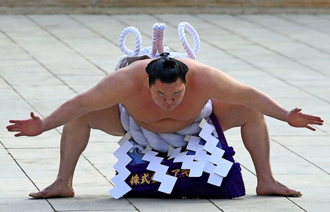 Der erfolgreichste Sumoringer tritt ab - Ringen - Badische Zeitung