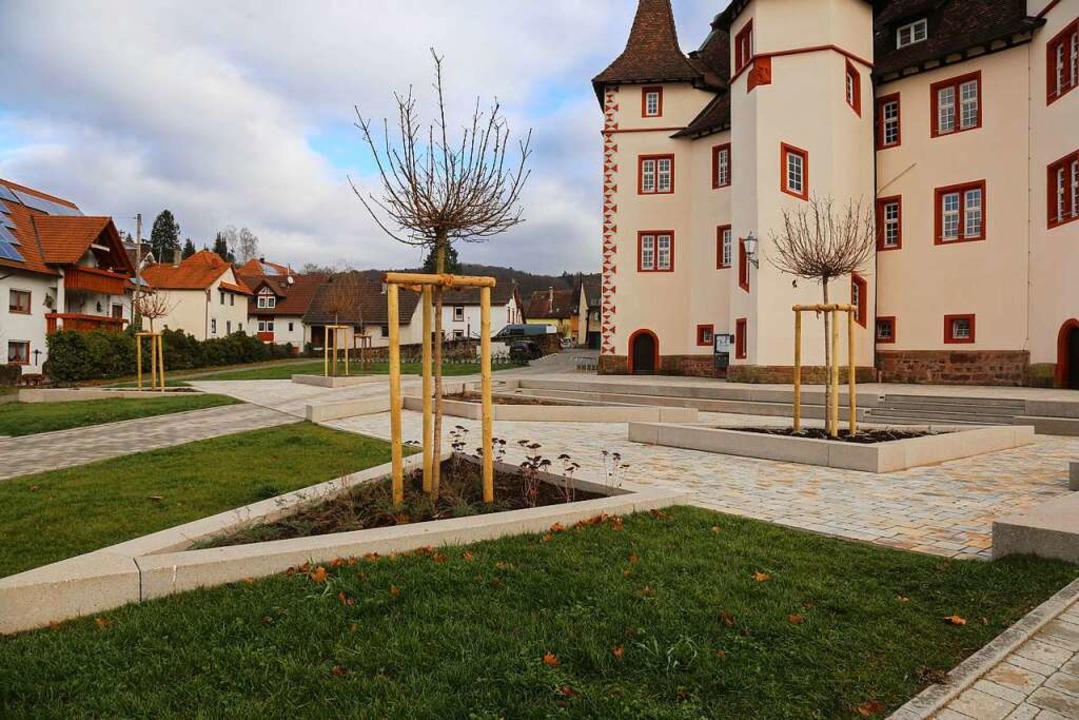 So sieht der Schlossgarten in Schmieheim nach der Sanierung aus ...