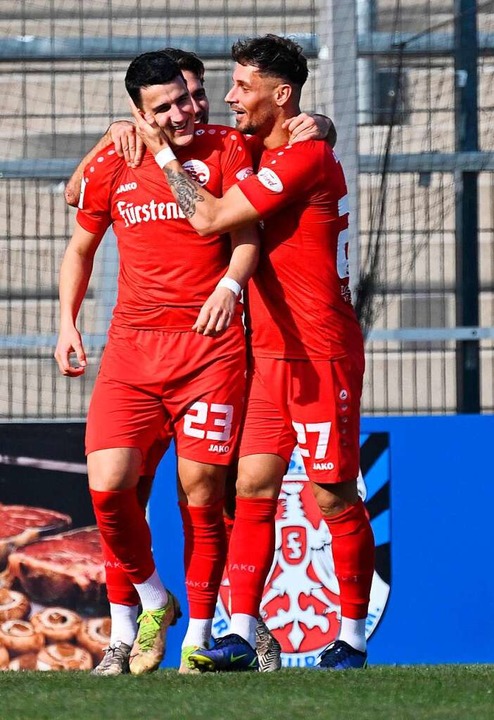 Rückstand bringt den Bahlinger SC in Frankfurt nicht aus der Balance ...