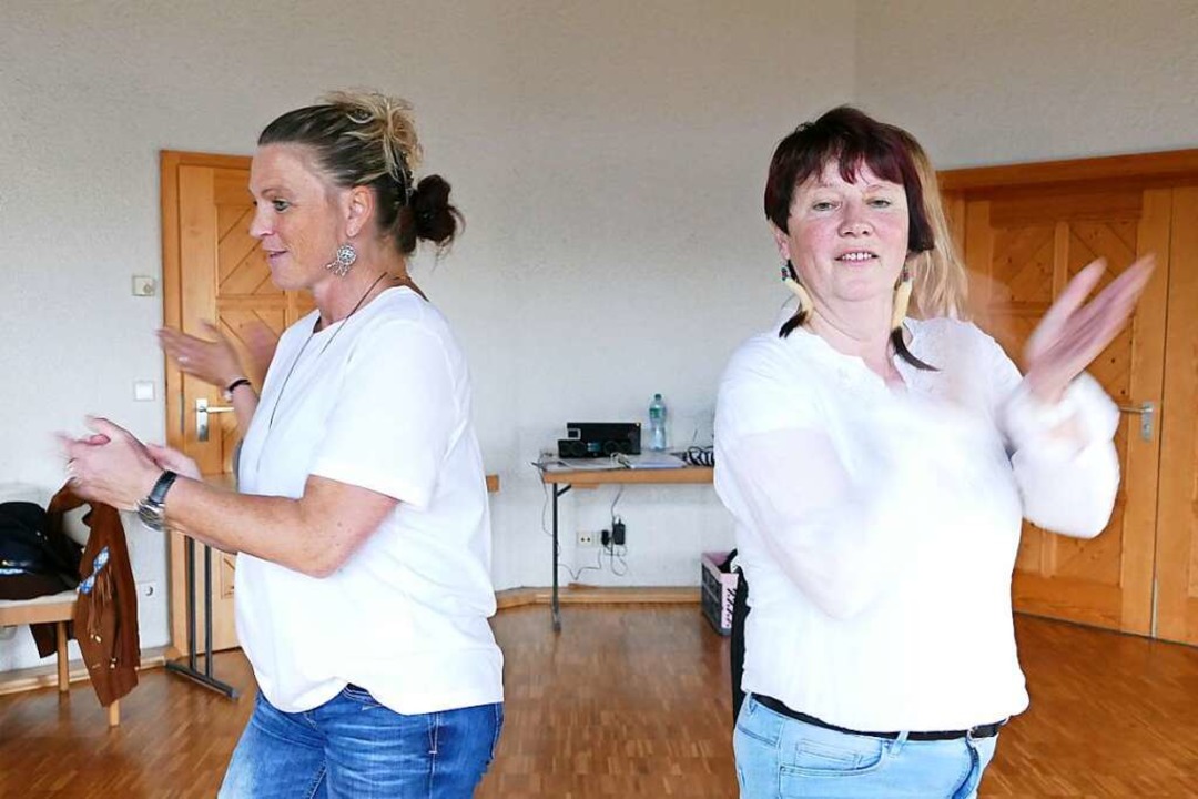Ein Hauch Saloon und Cowboyhut: Die Schluchseer Wild West Girls tanzen ...