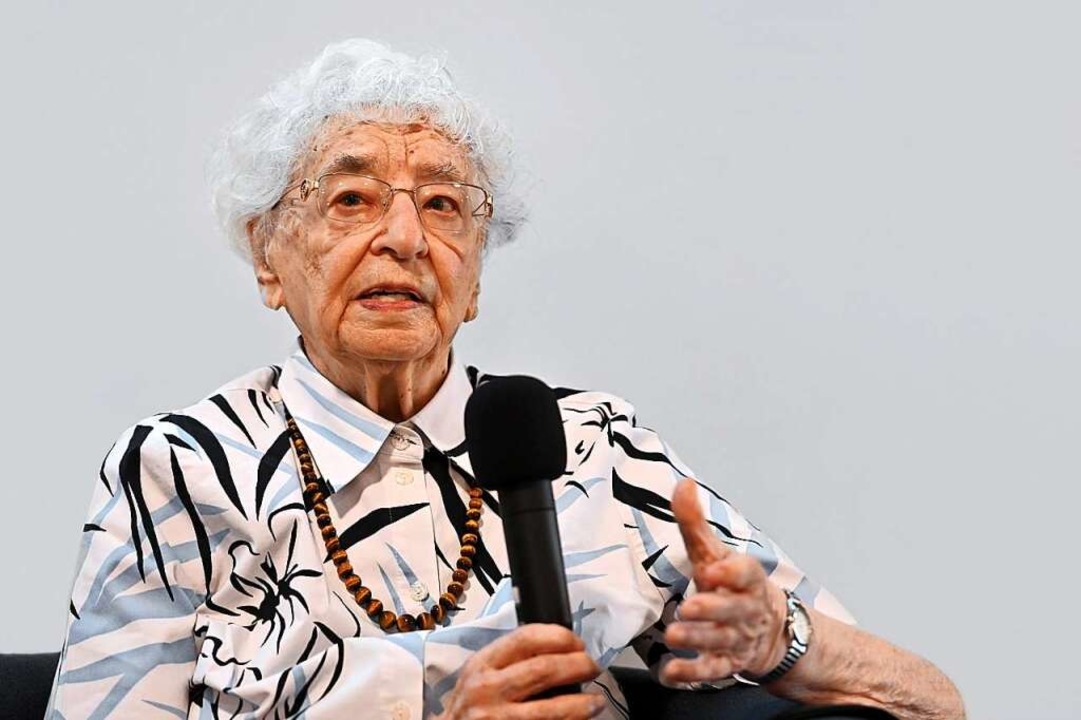 Die Zeitzeugin Ruth Weiss berichtet in Freiburg, wie sie Judenhass und ...