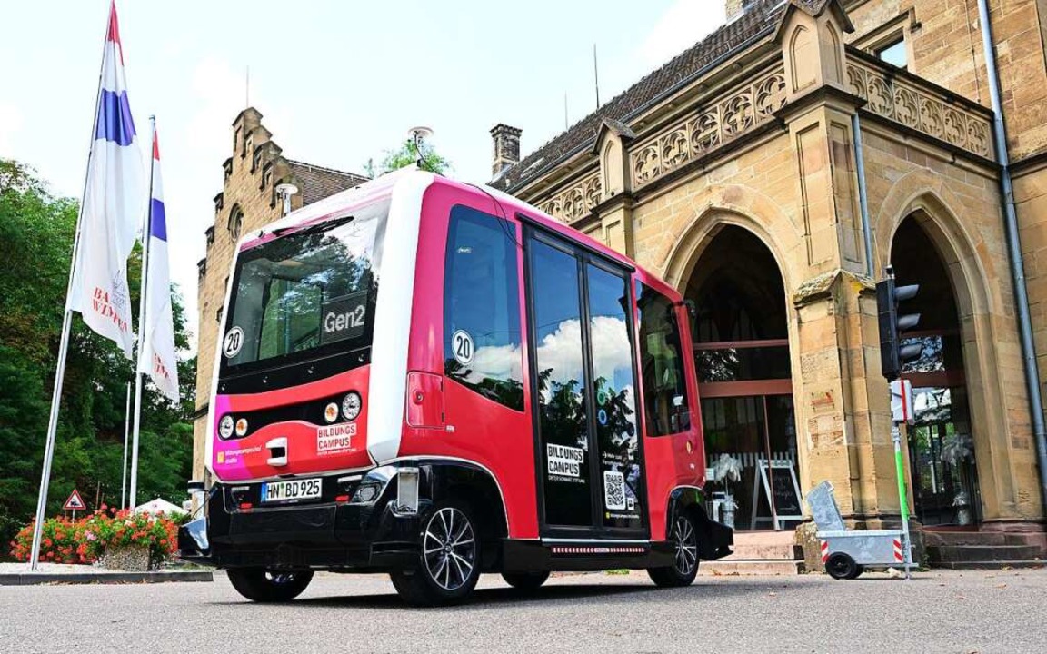 Autonomer Minibus pendelt durch Bad Wimpfen - Südwest - Badische Zeitung