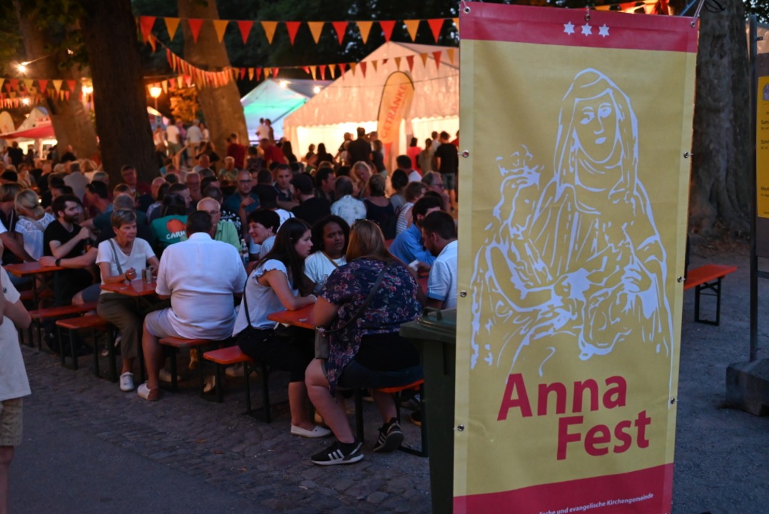 Großer Andrang beim Annafest in Staufen - Staufen - Badische Zeitung