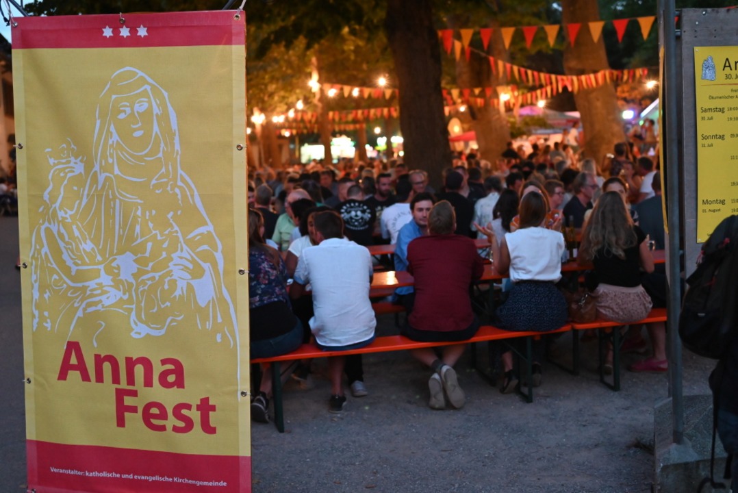 Großer Andrang beim Annafest in Staufen - Staufen - Badische Zeitung