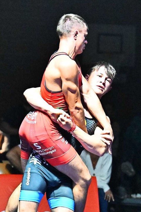 Zwei Youngster glänzen beim Auftaktsieg des TuS Adelhausen - Ringen - Badische Zeitung