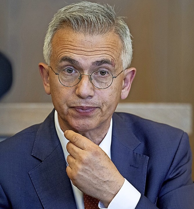 Peter Feldmann zieht Angebot zum Rücktritt zurück - Deutschland ...