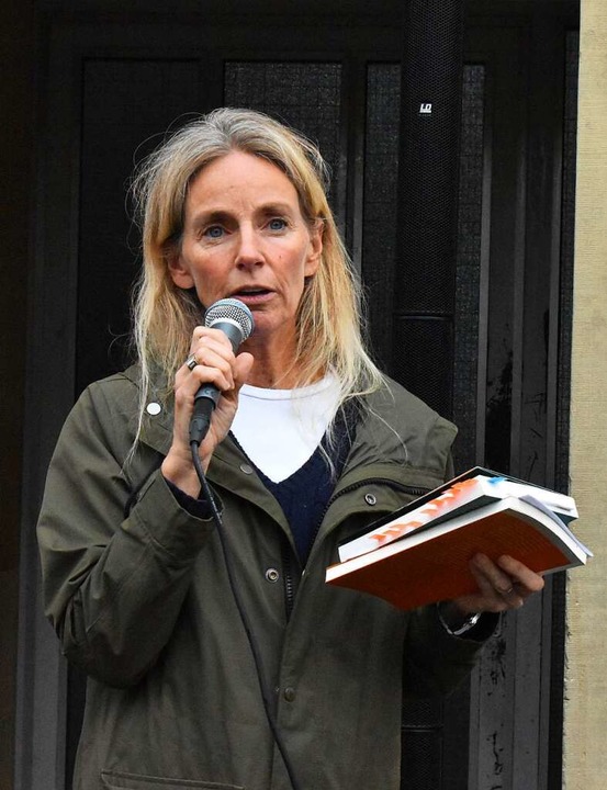 Zehn neue Stolpersteine in Lörrach verlegt - Lörrach - Badische Zeitung