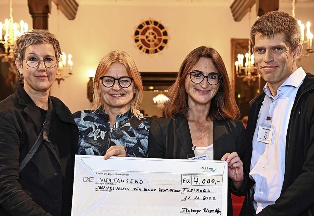 Spendenübergabe - Freiburg - Badische Zeitung