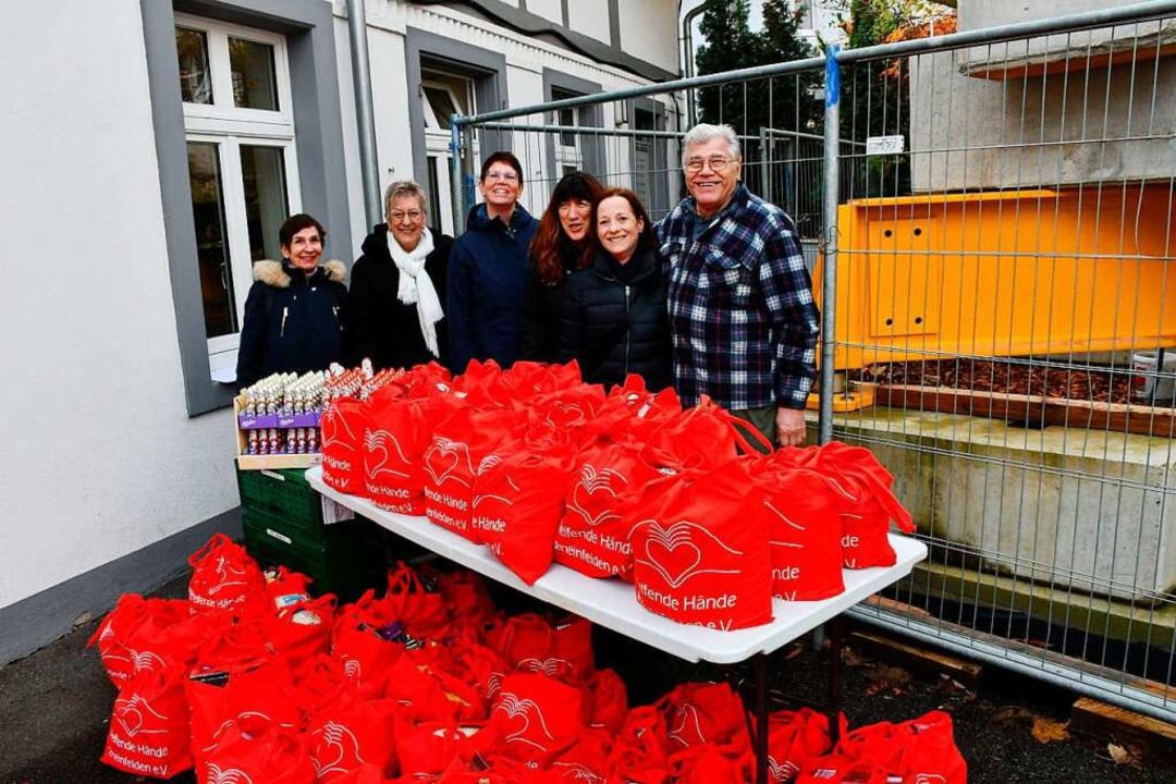 Mehr als 300 prall gefüllte Taschen helfen der Rheinfelder Tafel - Rheinfelden - Badische Zeitung