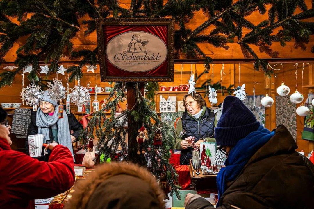 Viel los beim Denzlinger Weihnachtsmarkt - Denzlingen - Badische Zeitung
