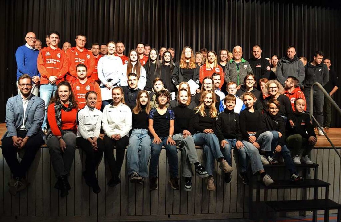 Die Gemeinde Neuried würdigt sportliche Erfolge - Neuried - Badische ...