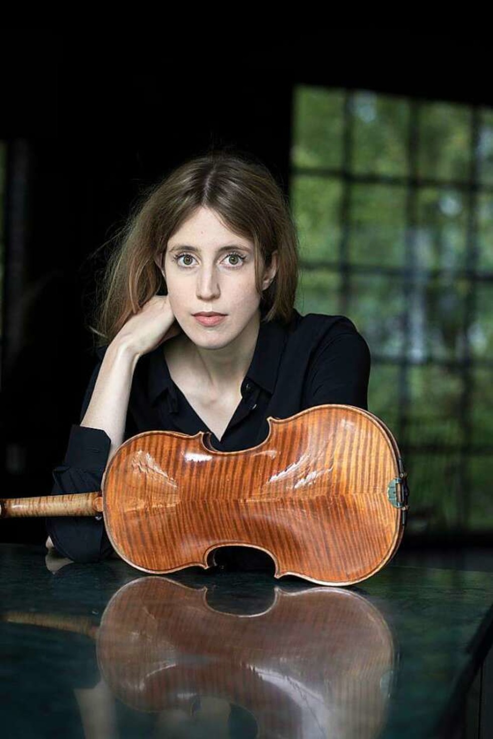 Die Geigerin Vilde Frang tritt mit dem SWR Symphonieorchester in ...